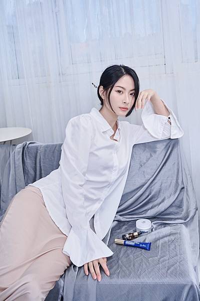 Chi Hsiang的儀式感｜今年必入手DrMay美博士藍熨斗眼霜，最有效率級撫紋，使用後上妝超服貼 | Dr. May 美博士官方網站