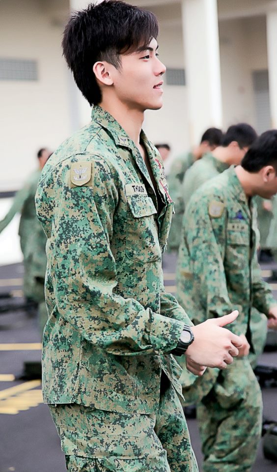 制服誘惑🇸🇬星國肌帥鮮肉軍 | 哈利男孩