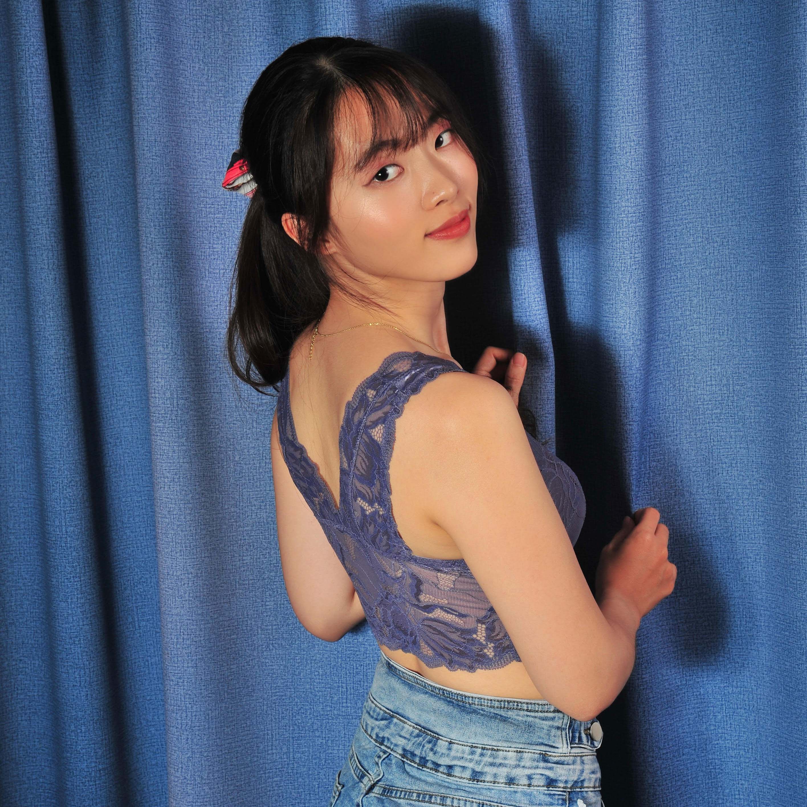 【芙蘿拉絕美蕾絲石墨烯前拉鍊無鋼圈內衣】小真💜穿了也能自由奔放~ | SiOHER