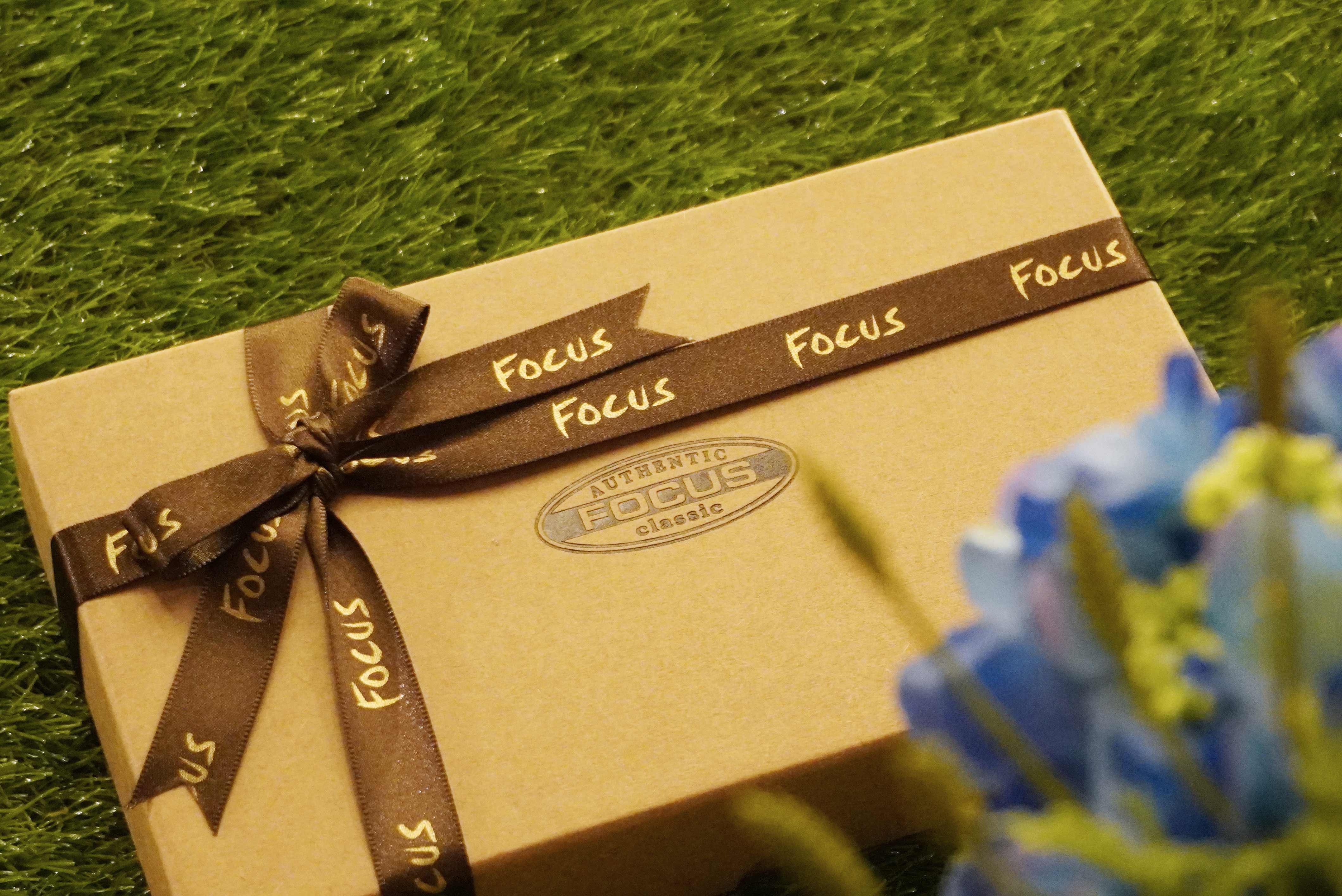 😍我的焦糖小配件【FOCUS經典原皮多卡層大容量扣式女長夾】，值得入手的女用長夾 | FOCUS義大利原皮