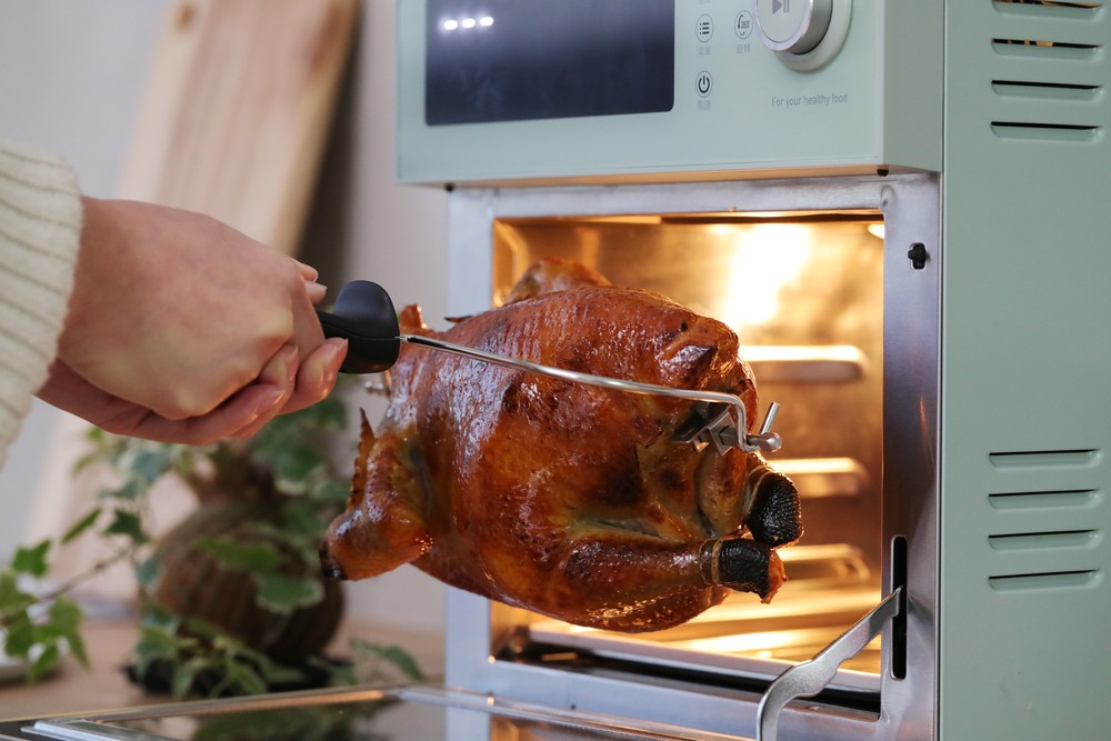 氣炸鍋vs. 氣炸烤箱 差在哪？2025氣炸烤箱挑選指南 4大重點報你知 | Beutii 質感家電選品