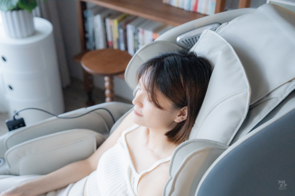 【BGYM比勁】下班女子的討好人生｜超擬真人的 M618月波飄飄按摩椅 | BGYM比勁 專業健身器材