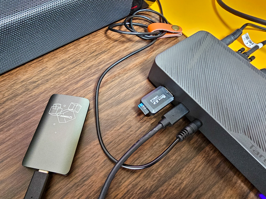 擴充器推薦｜Targus 多功能擴充埠 DOCK310、平板多工支架藍牙鍵盤 AKB867 | 買 Targus 品牌旗艦館