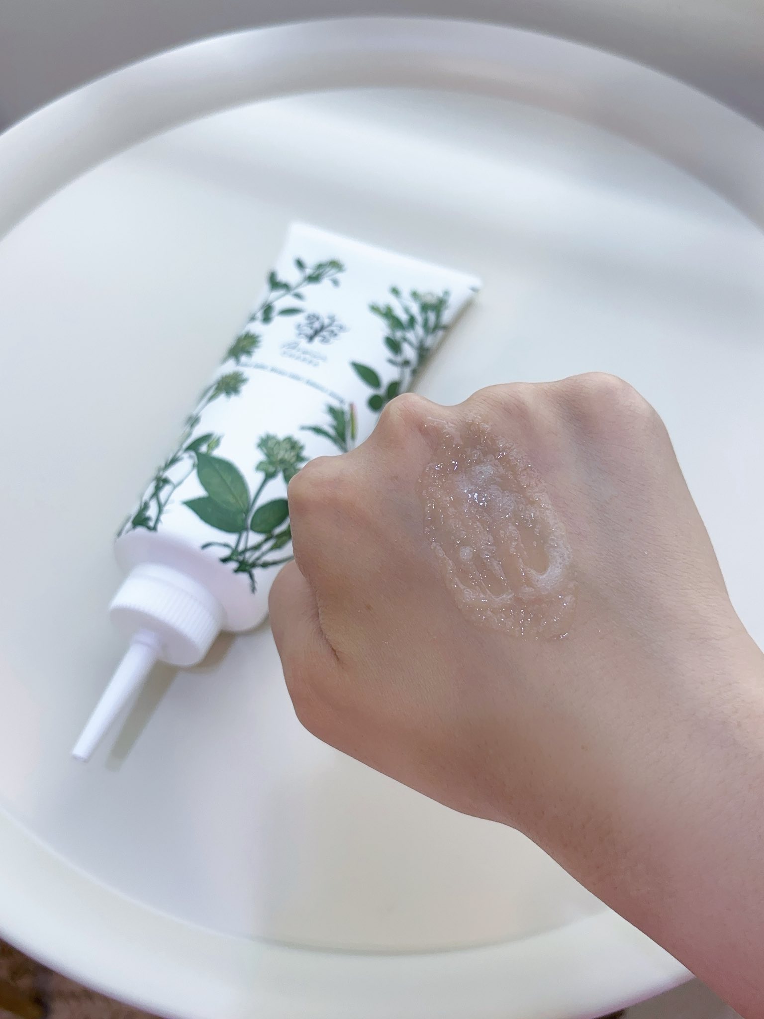 來一場頭皮的深層潔淨與保養！ | 雅聞倍優ARWIN/BIOCHEM